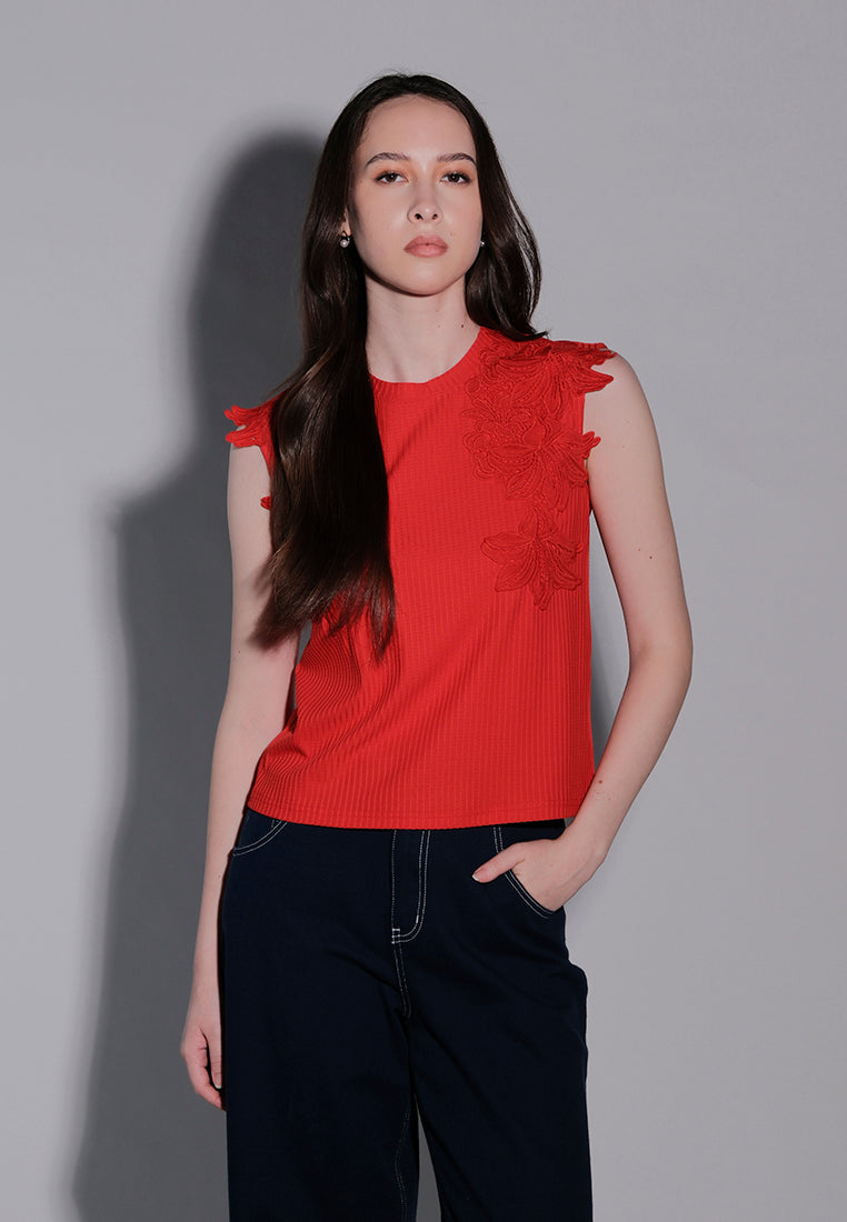 Holiday 2025 Illiana Sleeveless Top (Red) – Plains & Prints